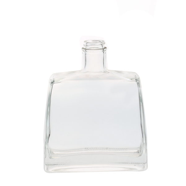 China 700ml Clear Flat Square Shape Liquor Bottle with Screw Top ...